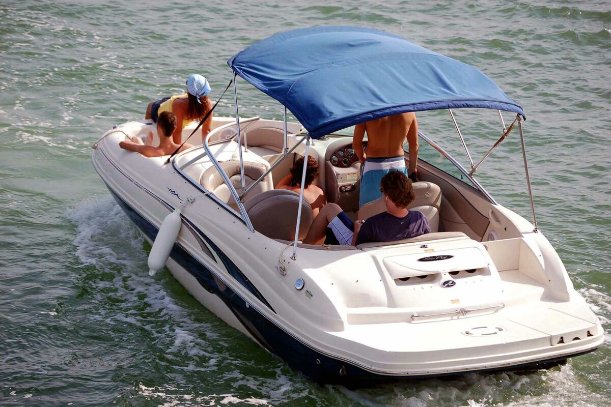 Choosing Between Inboard And Outboard Engines | Elite Direct Financing