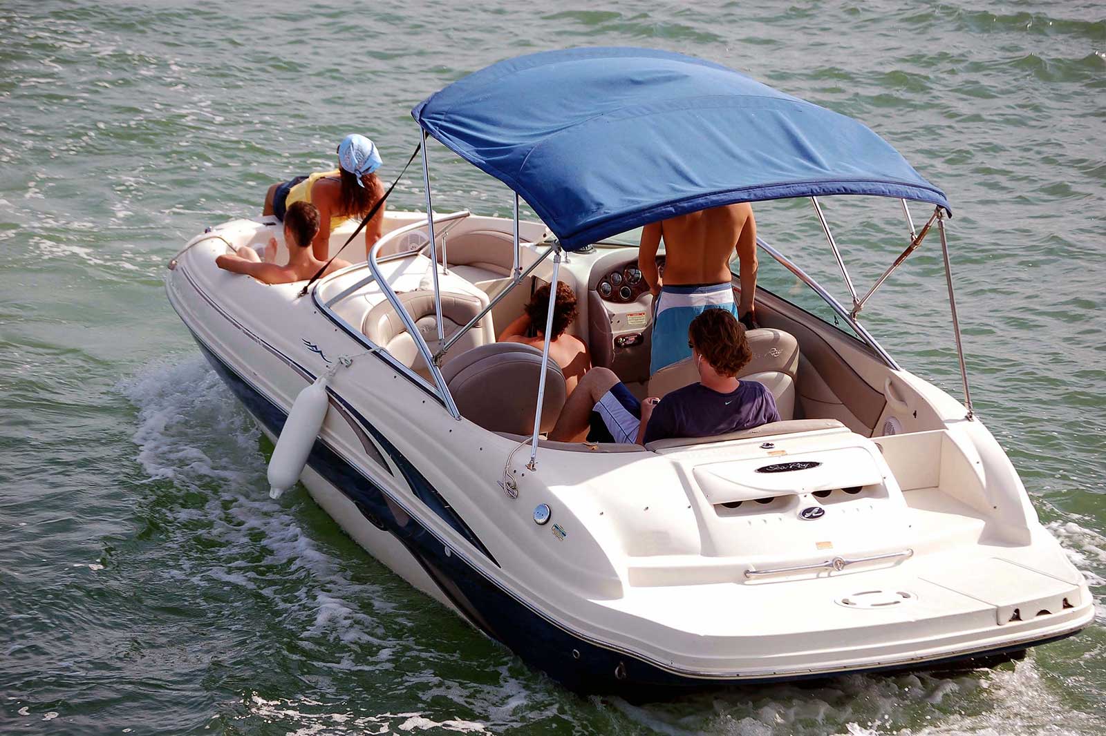 Choosing Between Inboard And Outboard Engines | Elite Direct Financing